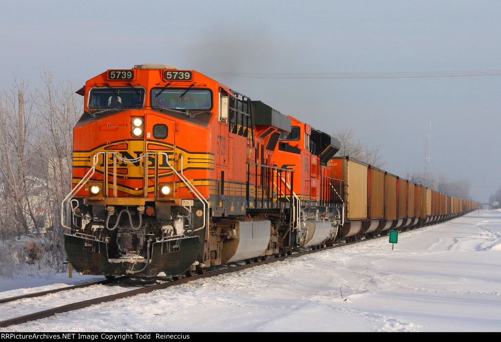 BNSF 5739